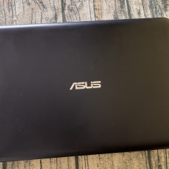 Asus E402Y AMD E2-7015 4GB/128GB