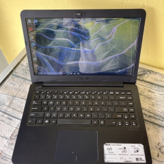 Asus E402Y AMD E2-7015 4GB/128GB