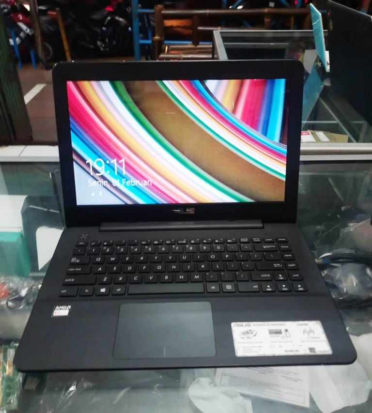 Laptop Asus X454Y AMD E1-7010 4GB 500GB