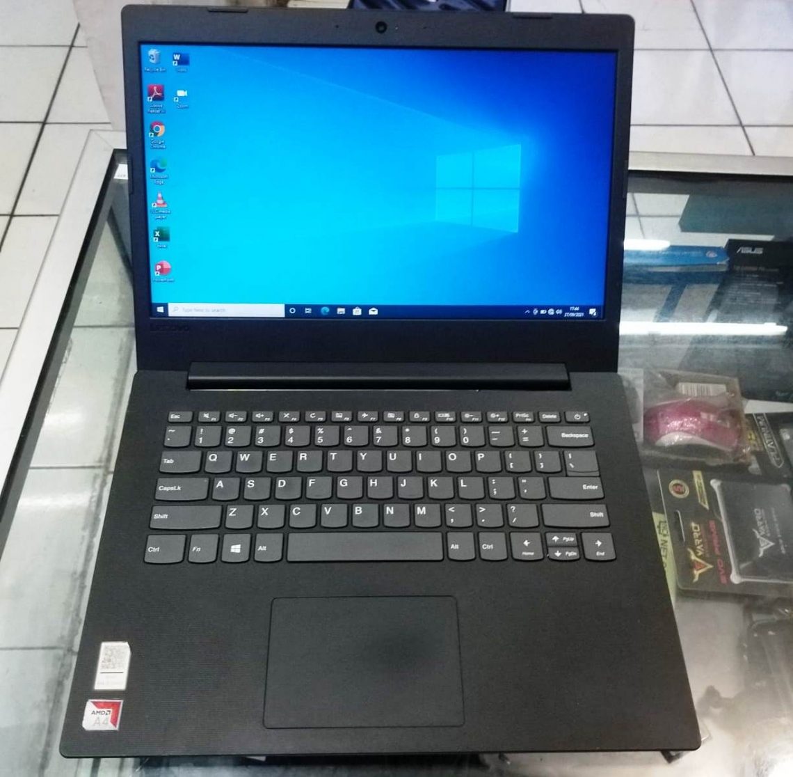 Laptop Lenovo Ideapad 130-14AST AMD A4 4GB/500GB