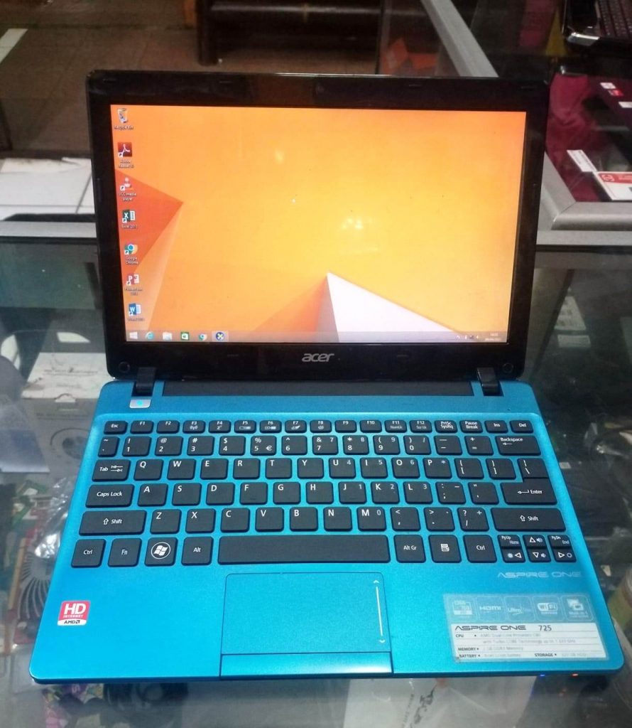 Notebook Acer Aspire One 725 AMD C-60 2GB RAM 320GB HDD