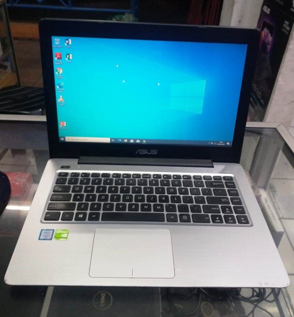 Laptop Asus A456U Intel Core i5-6200U 8GB RAM 1TB HDD Dual VGA