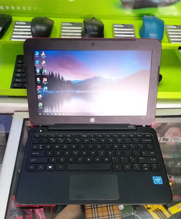 Notebook HP 11 Intel Celeron N2820 2GB RAM 500GB HDD