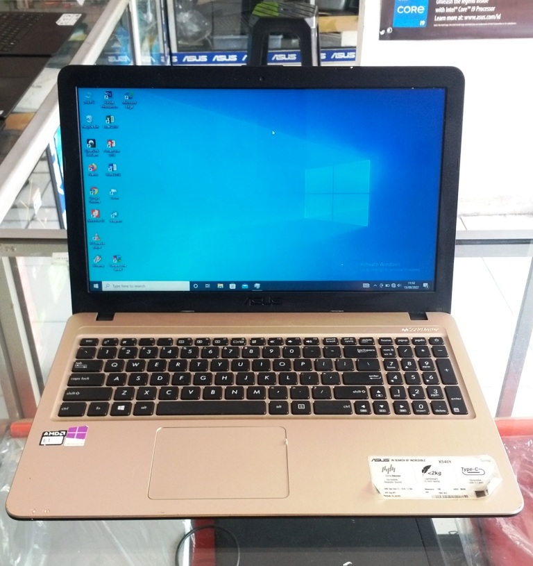 Laptop Asus X540Y AMD E1-7010 2GB RAM 500GB HDD