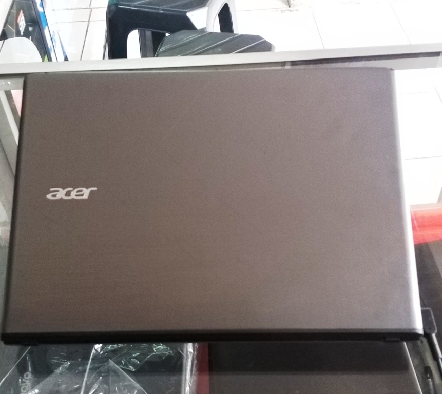 Laptop Acer Aspire E5-476G-58KE Intel Core i5-8250U 8GB RAM 1TB HDD Intel HD 620 & Nvidia ...