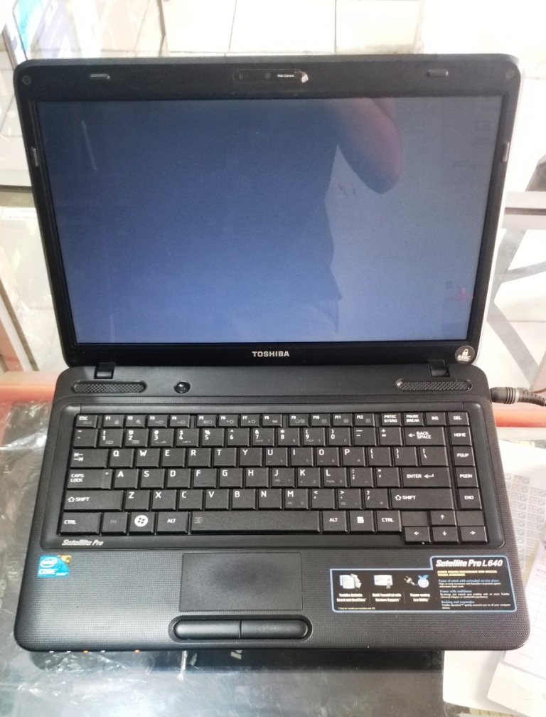 Laptop Toshiba Satellite Pro L640 Intel Core i3 M350 4GB RAM 500GB HDD