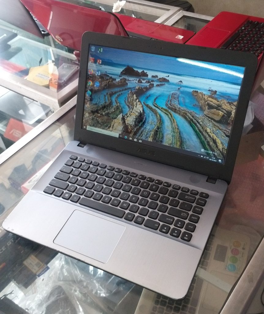 Laptop Asus X441BA AMD A9-9420 4GB RAM 256GB SSD