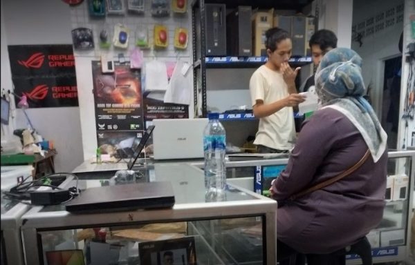 4 Tips Service Laptop yang Perlu Anda Lakukan! - Net Computer